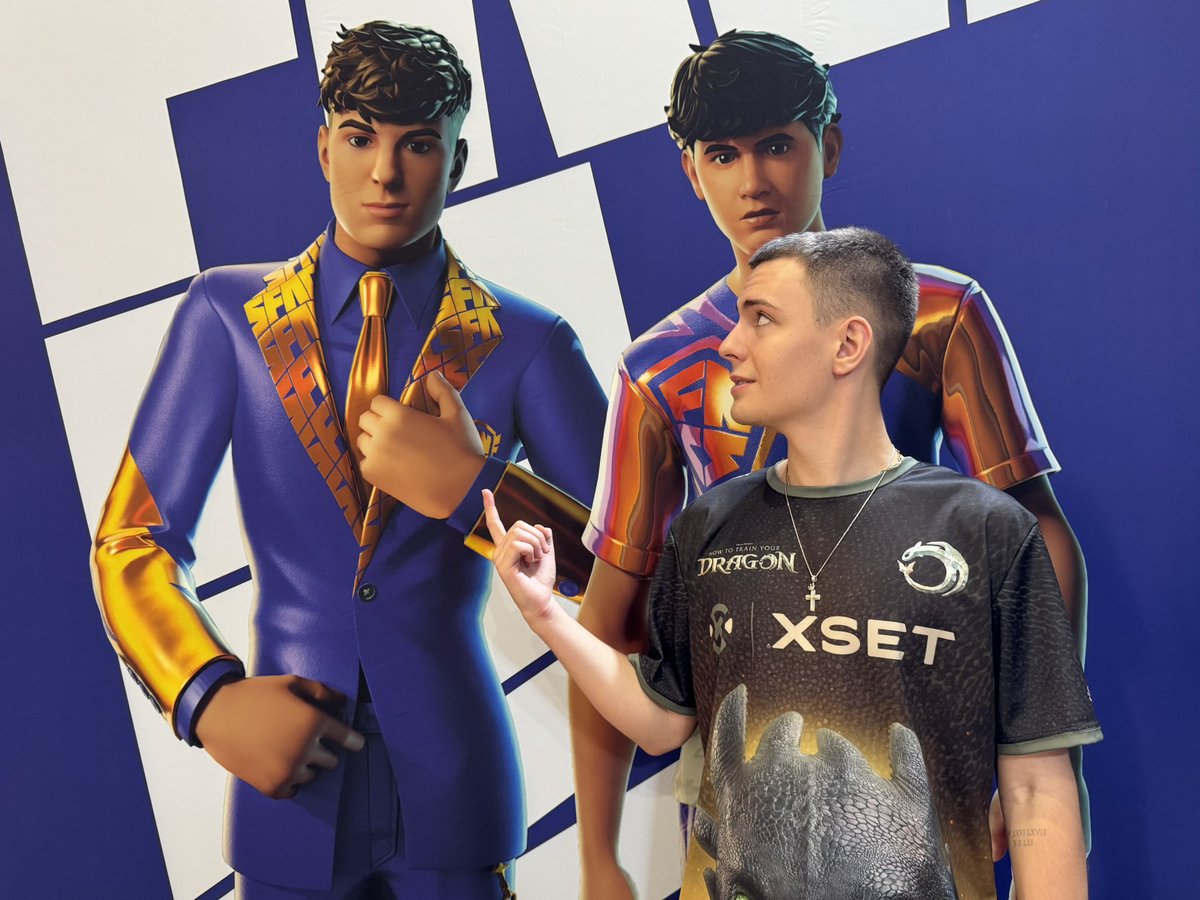 Fortnite Fans Go Wild Over Clix Skin Comparison | Happy Gamer