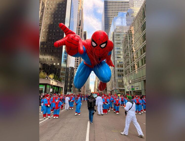 Spider-Man Swings Through Macy’s Thanksgiving Day Parade in Epic NYC ...